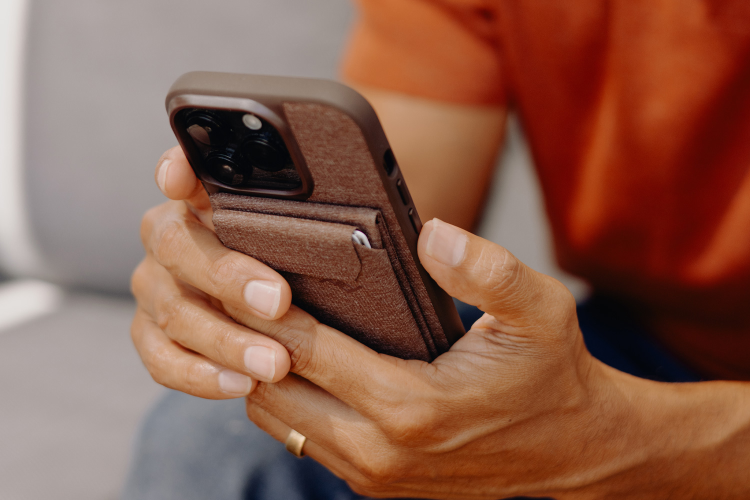 Peak Design Mobile Wallet Stand | Wunderlich